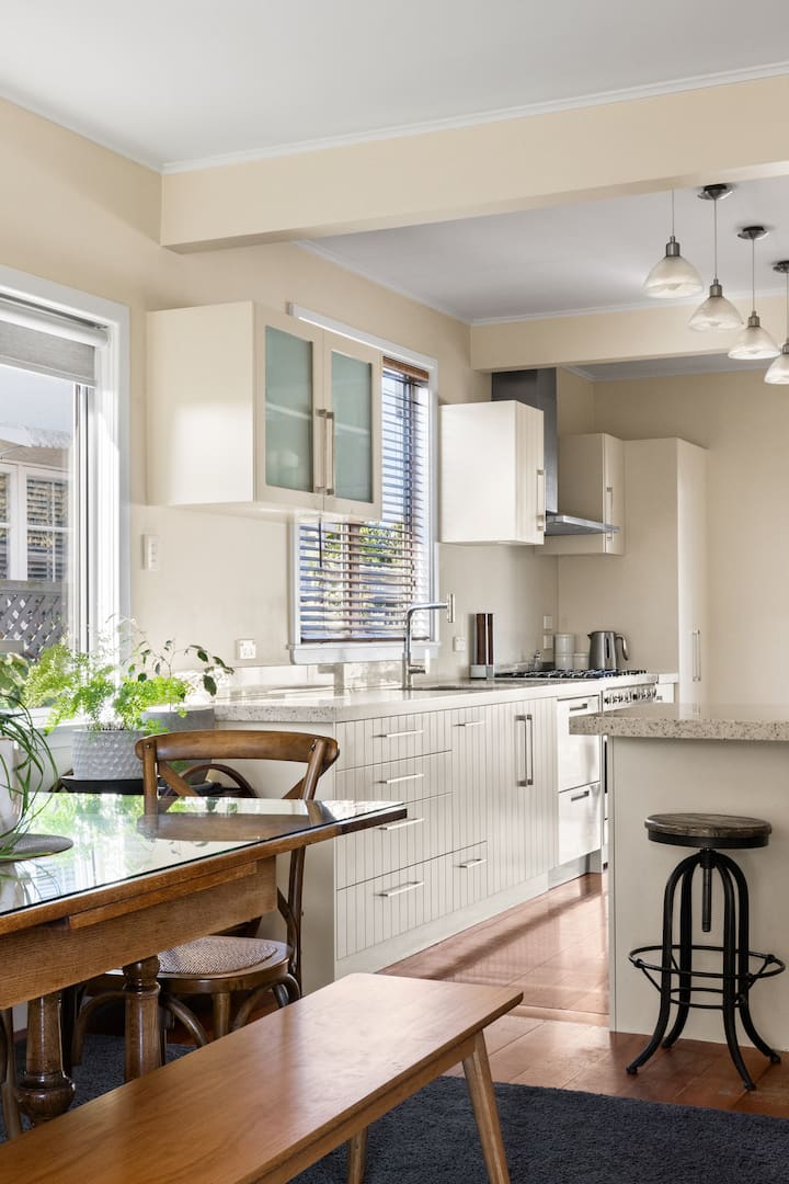 Beautiful Large Central Napier Home - Napier