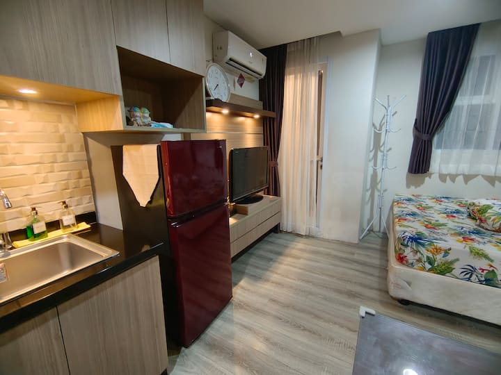 Warm Quiet Stay In Bintaro - Banten