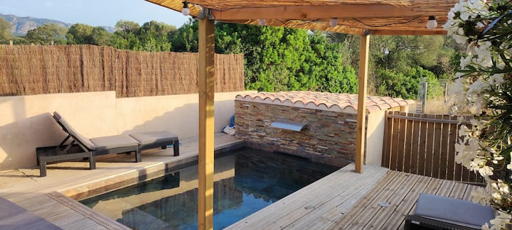 Tiny House Avec Piscine à Figari - Korsika