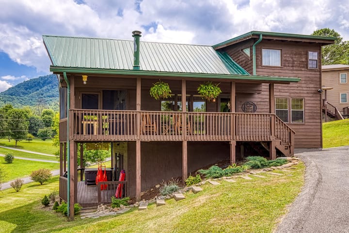 @Rusticvalleyretreat Covemtviews, Natpark&hot Tub! - Wears Valley, TN