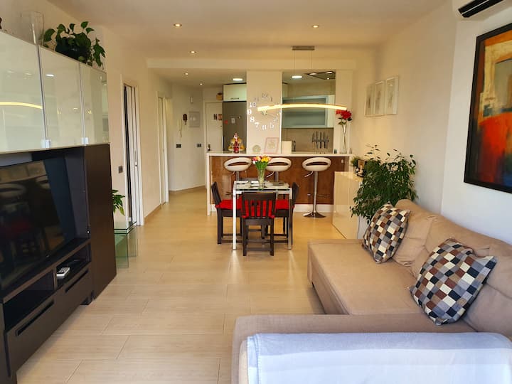 Moderno Y Acogedor Apartamento, Cerca De La Playa. - Benalmádena