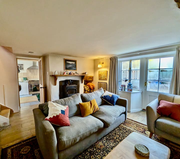 A Characterful Family Cottage In Frome. - Frome
