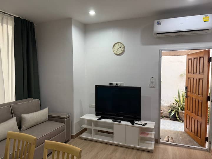 Happyhappy Silom Apartment(2ways Airport Pickups) - 曼谷