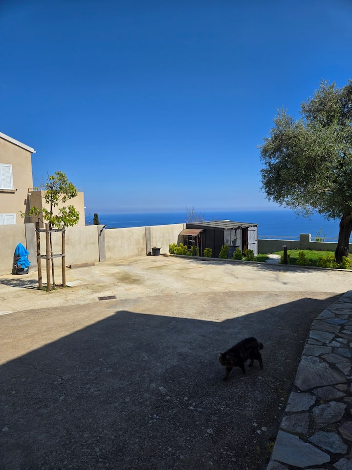 Hauteurs De Bastia, Au Calme Avec Parking Privé - 바스티아