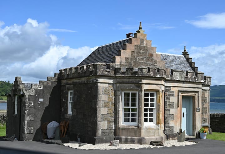 Cosy Cottage Overlooking Kames Bay - Bute