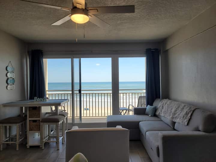 Seashell Suite ~ Ocean Front ~ Pool Open - Daytona Beach, FL