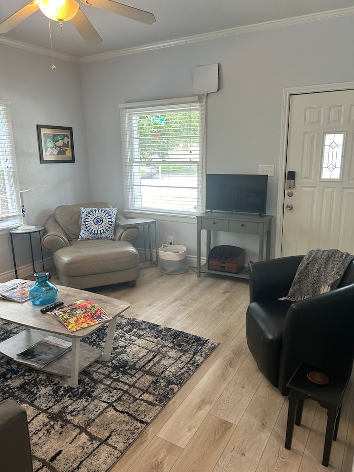 Easy & Inviting - Austin, TX