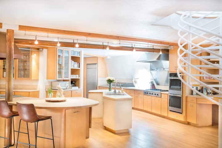 The Uzu Dome ! 10 Bedrooms/ 10 Bathrooms - Sedona, AZ