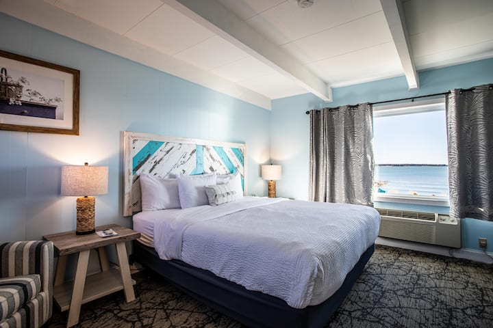 Room 103 - Door County, WI