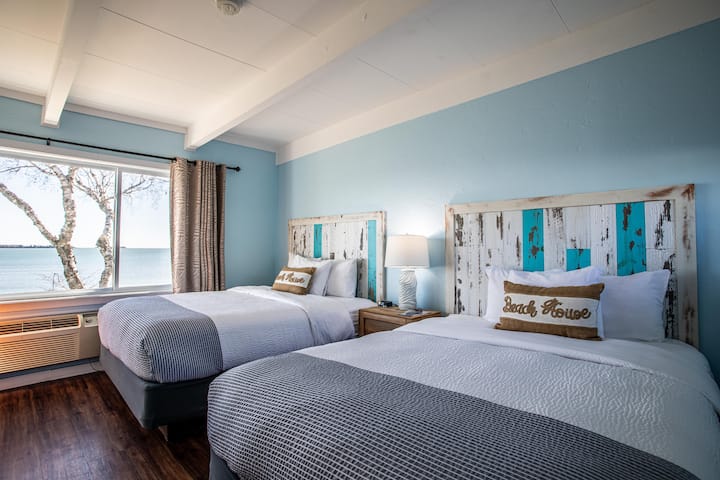 Room 104 - Door County, WI