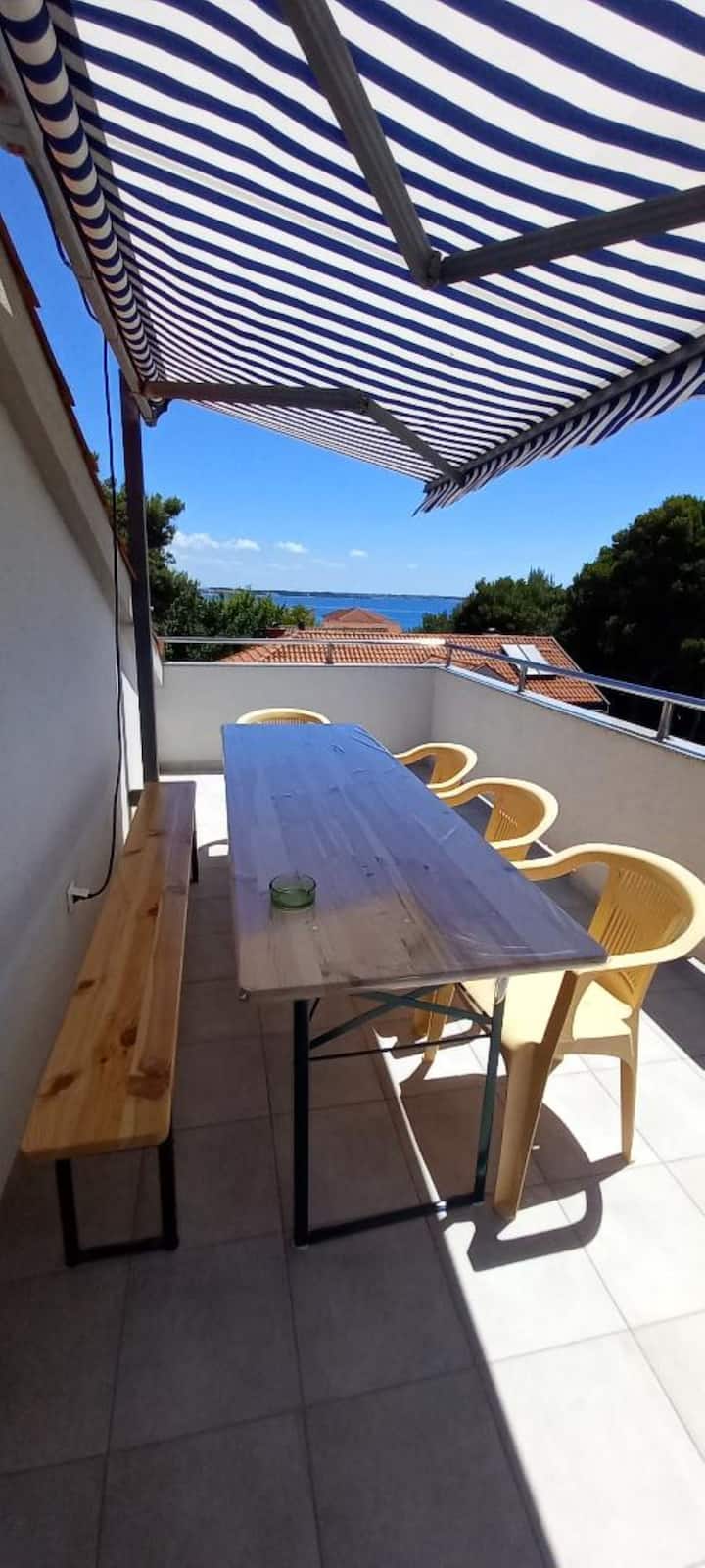 Apartman S Pogledom Na More - Vir