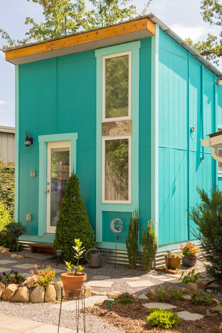 Charming Tiny House By The Biltmore Village - Asheville, NC