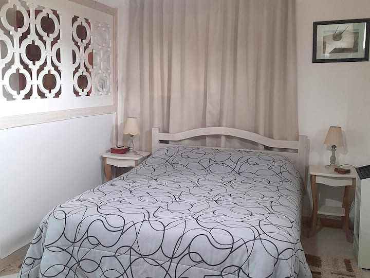 Cálido Monoambiente Céntrico Para Dos Personas - El Calafate