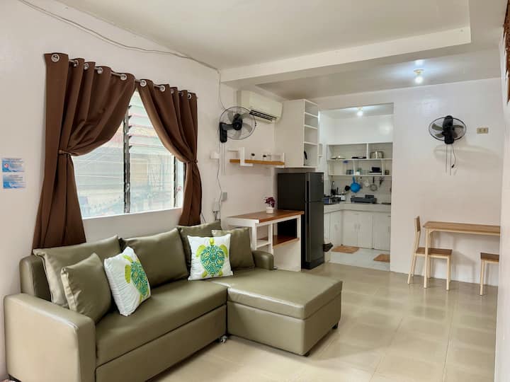 Family Friendly Quaint 2-story House Near Beach - Puerto Galera