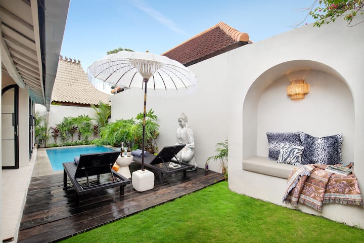 Canggu Beach House Pool Villa 40% Monthly Discount - Bali