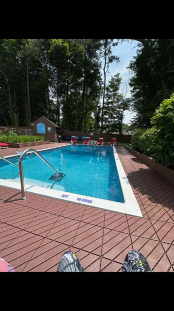 Perricelli's Cozy Home Away From Home - Glens Falls, NY