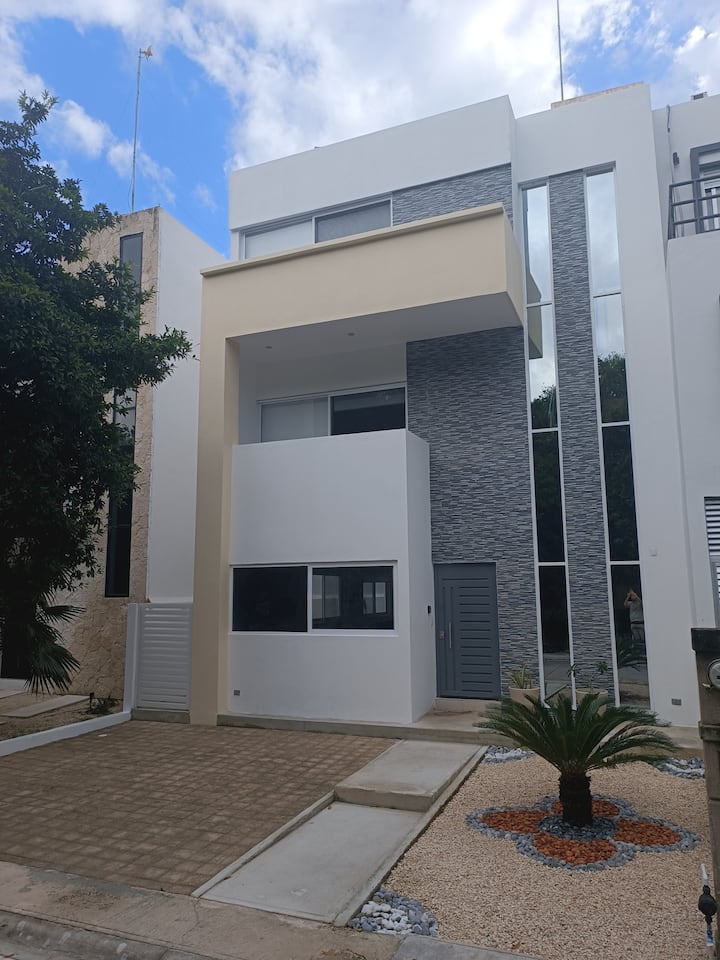 Cozy And Quiet 3 Bedroom Home. - Puerto Morelos