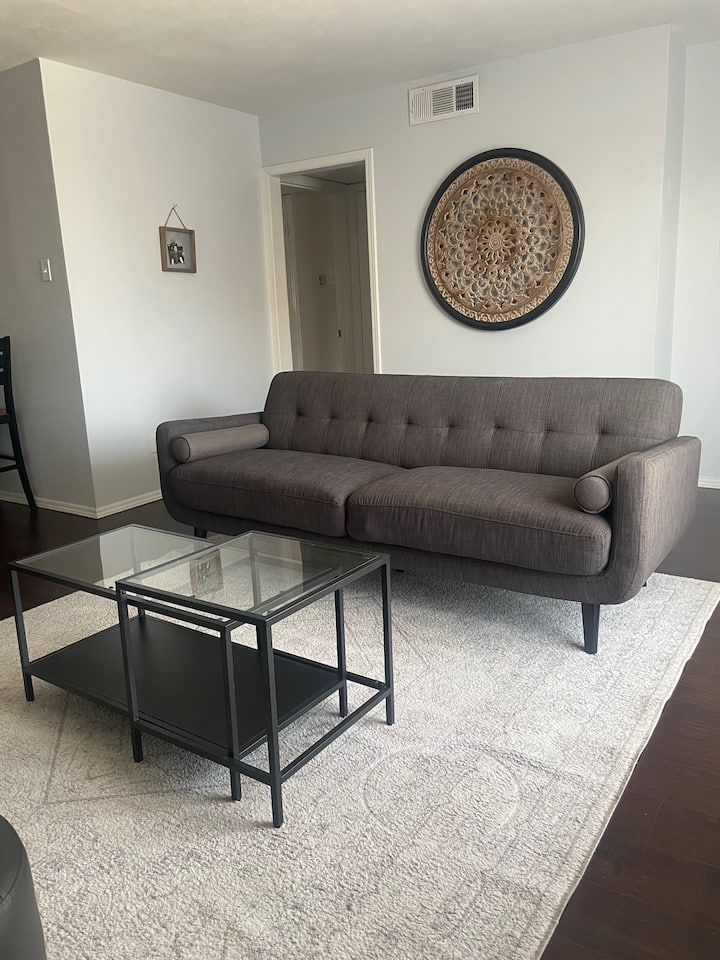 Charming And Spotless Condo, Gated & Quiet + Pool - Highland Park, TX