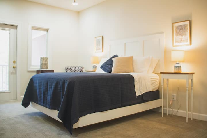 The Respite B&b - Queen Suite With Ensuite Bath - Paducah, KY