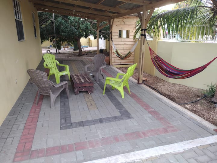 Broom Tree Guest House - Curaçao