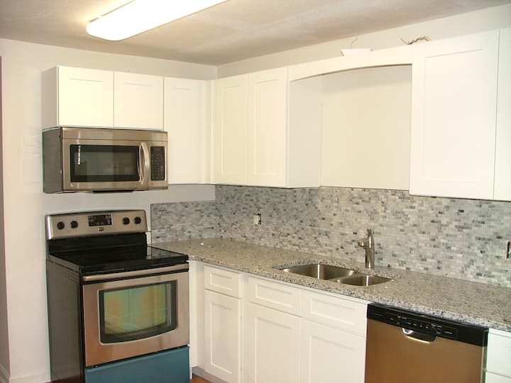 New 3 Br Modern Home@highland. Longer Discounts - Rochester, NY