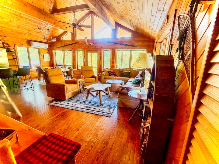 Loose Moose Lodge & Hot Tub Chalet. 4 Season Rental. Near Gore Mountain. - Adirondack, NY