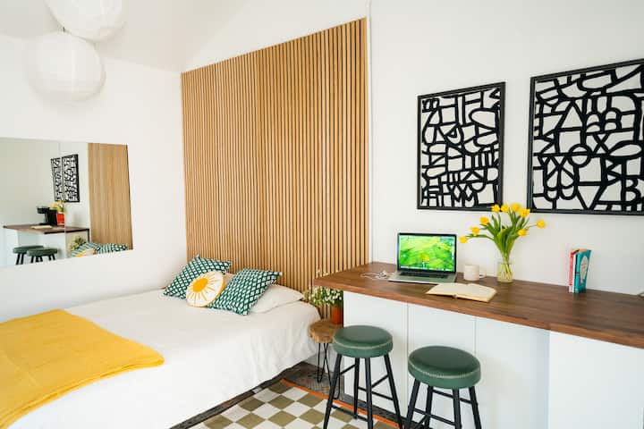 Simple Stylist Guesthouse - Huntington Beach, CA