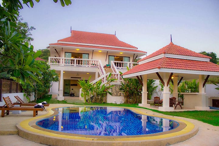 Baan Dorkbua Villa - 사무이섬
