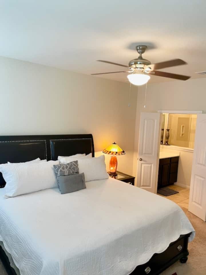 Trails Pool Office, Walk To Sushi &Thai, Parmer Ln - Austin, TX