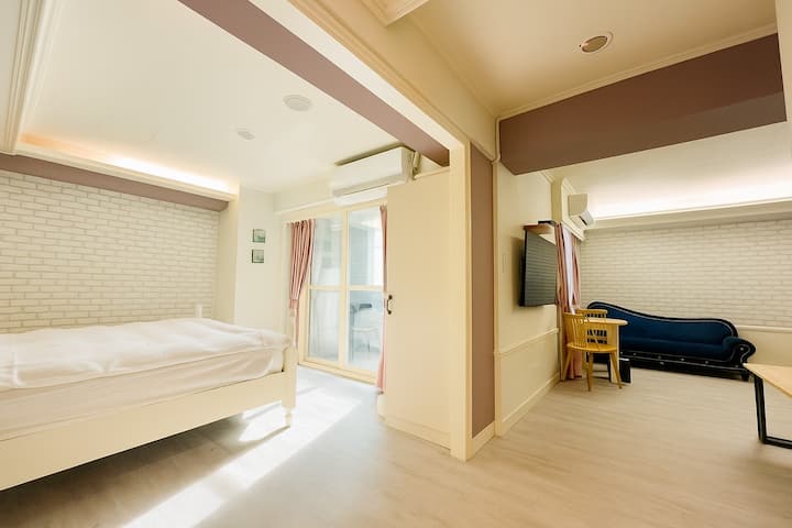 Deluxe Double Room/2dup-discounts/bathtub/balcony - Taichung City