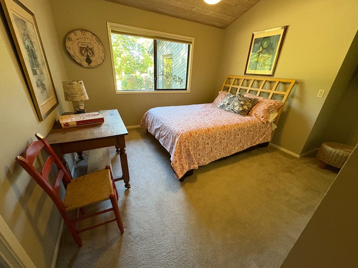 Tranquil Wine Countryside Escape - Wilsonville, OR