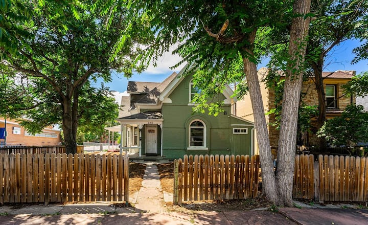 Denver Central 2nd  Floor Apt -30 Day Minimum - Denver, CO