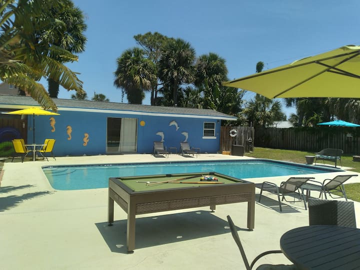 The Sunsplash Getaway Pool House - Melbourne Beach, FL