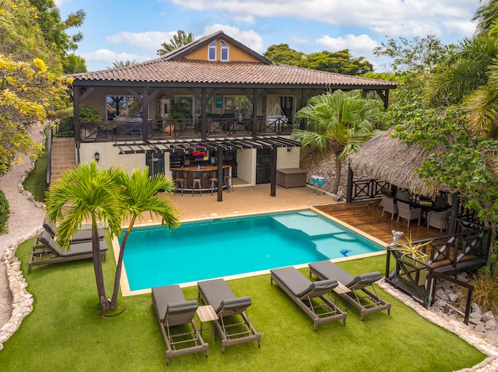 Private Resort: Ev-suv, Boat & Concierge Included - Curaçao