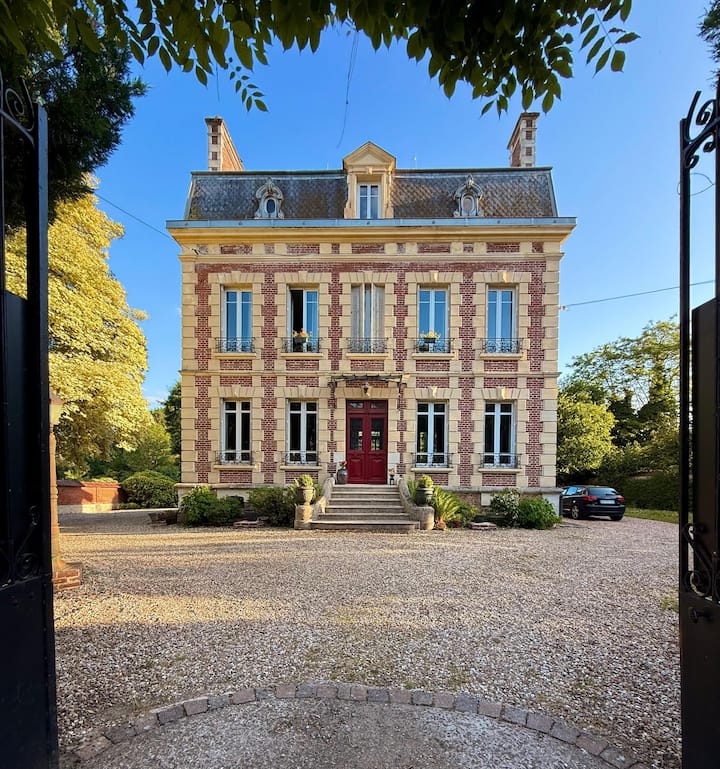 1h15 De Paris : Manoir Normand Avec Dépendance - Gisors