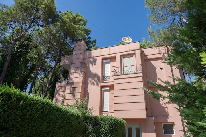 Beachside Half-villa ~ Free Sunbeds & Parking - Spille