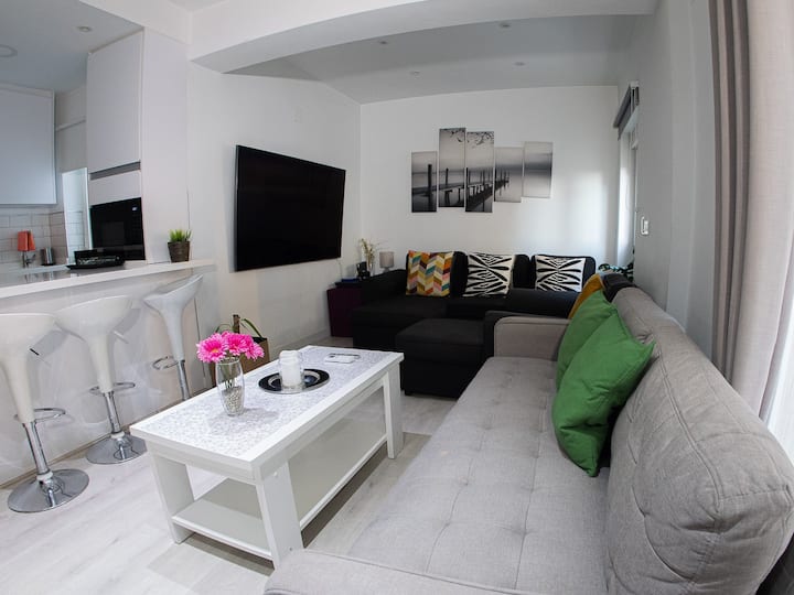 Domotic Luxe / Wi-fi / Tv 75" / A/c - Grenade