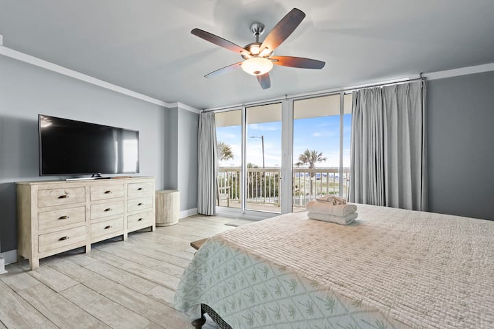 Large Beach Front Condo With Pool - Folly Beach, SC