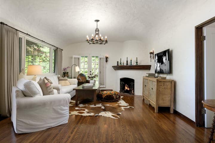 Serene, Vintage Home With Pool, Walk To Beach - Santa Barbara, CA