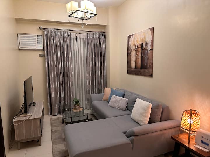 Hotel Style 1 Br Unit In Sucat, Near Alabang - Muntinlupa