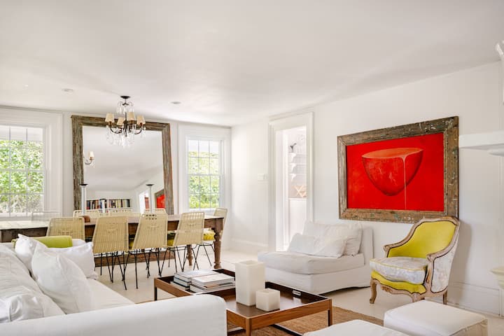 Stylish Farmhouse In North Fork - Greenport, NY