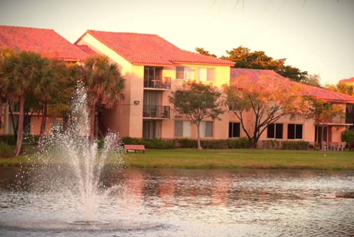 2 Bedroom 2 Baths - Lakefront Condo - Sunrise, FL