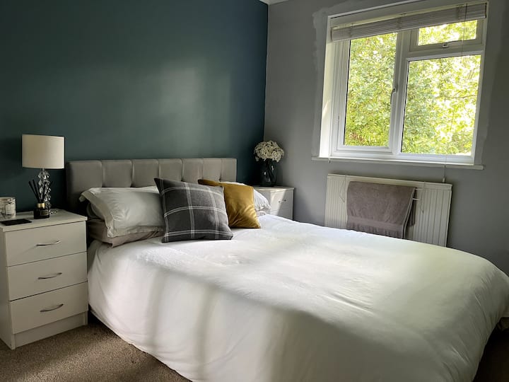 Double Bedroom In Modern Flat - 워킹