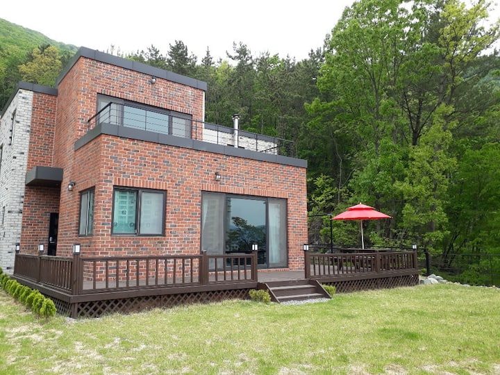 거제 산자락 예쁜 복층 전원주택 - Geoje-si