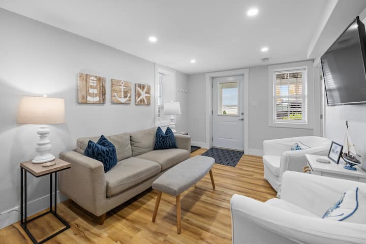 Waterfront Cozy 1 Bedroom Condo Downtown Ch'town - Charlottetown