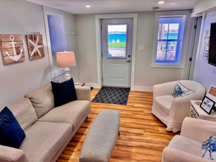 Waterfront Cozy 1 Bedroom  Condo Downtown Ch'town - Charlottetown