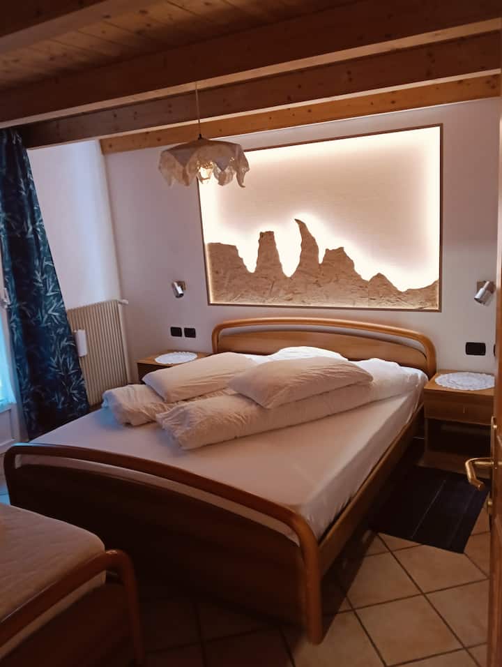 Ragazza Sul Lago - Canazei