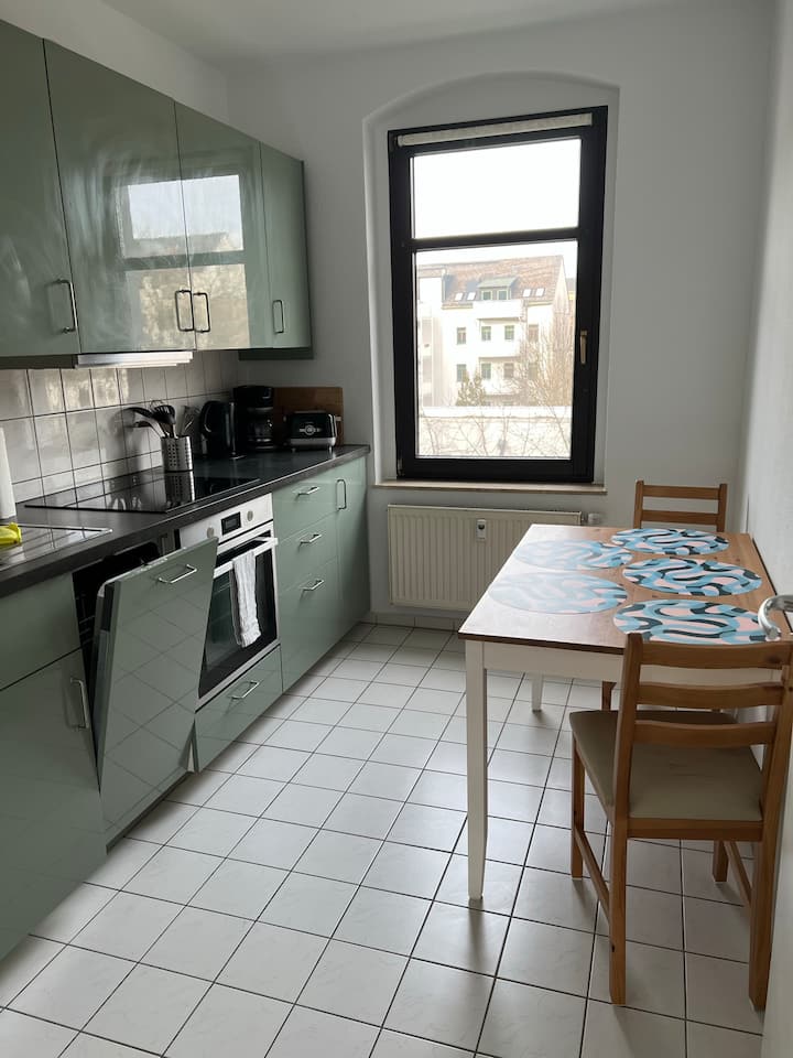 Schlichte Schöne Wohnung In Zentraler Lage - Chemnitz