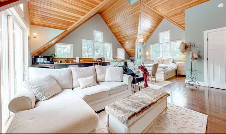 The Spa Loft At Crescent Lake - New Hampshire