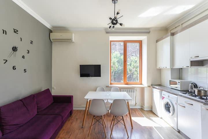 Marvelous 1bdr On Amiryan Street By Ris - Erivan